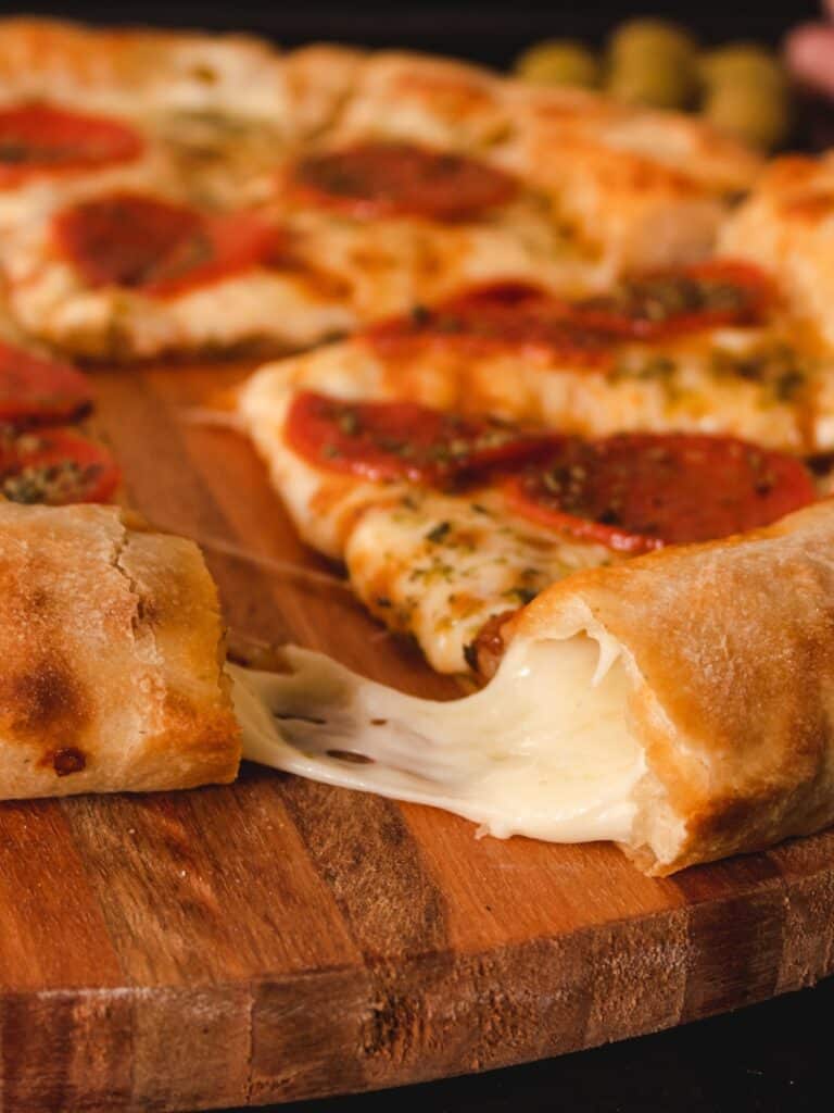 Stuffed Crust Pepperoni Pizza (Pizza Hut Style) - Camila Made