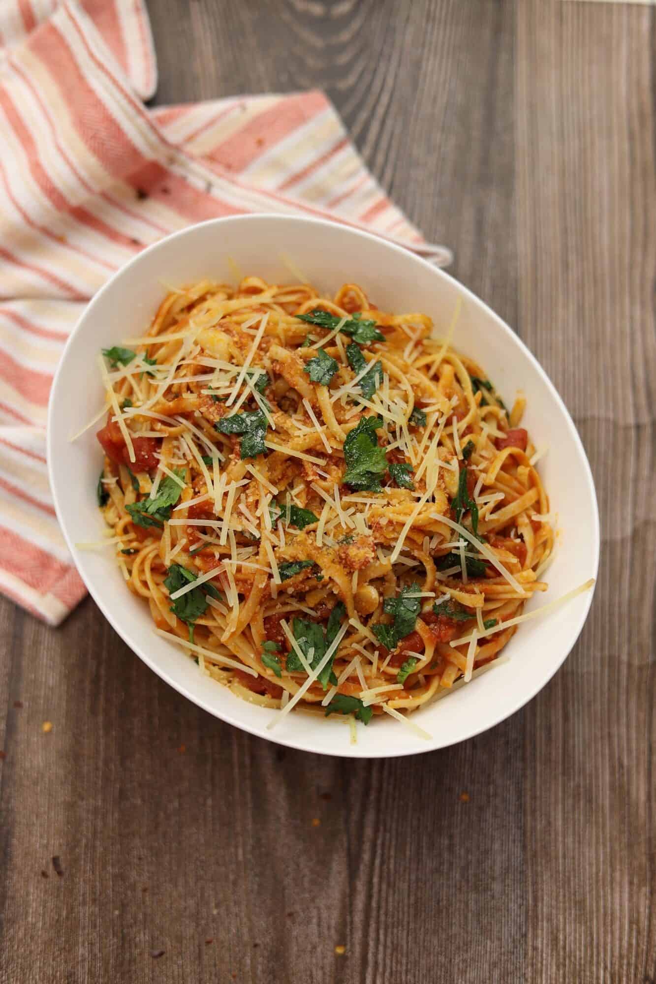 Classic Spaghetti With Tomato Sauce | Camila Made