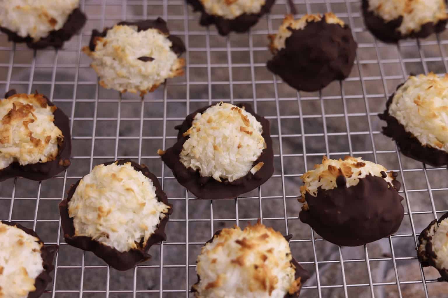 Easy Coconut Macaroons - Camila Made